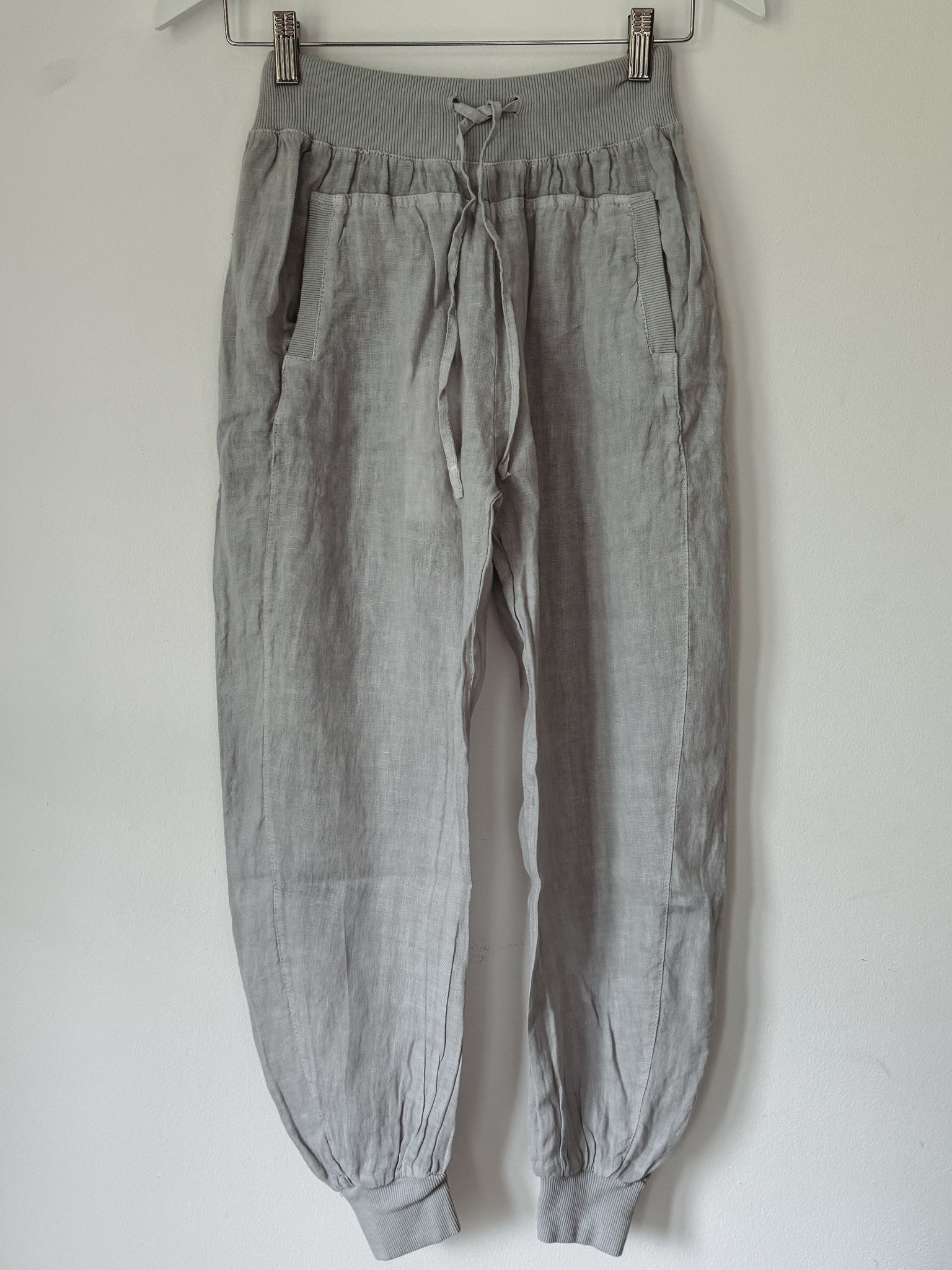 Light grey LINEN ULTIMATE joggers – Lucy Dodwell